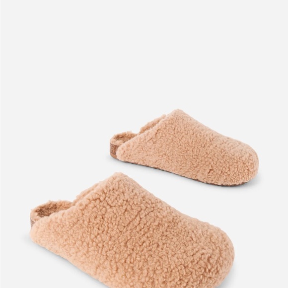 INTENTIONALLY BLANK | Shoes | Intentionally Blank Apres Clog Slippers ...